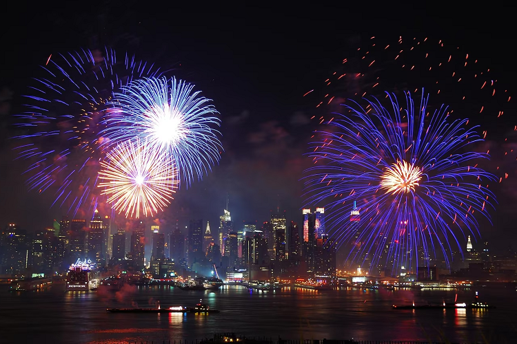 How to Put on Your Own Fireworks Show - UPLARN